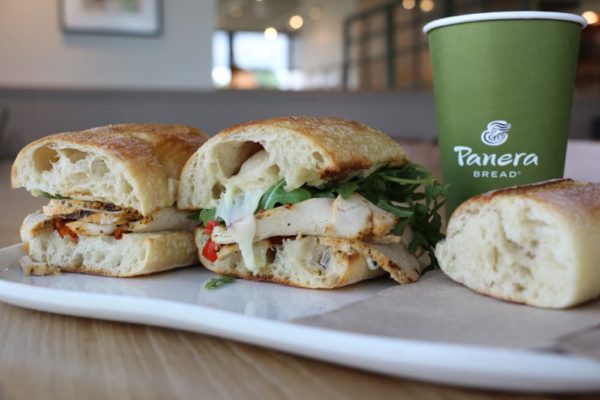 9 Popular Restaurant Chains That Are Dog Friendly - Great Pet Living