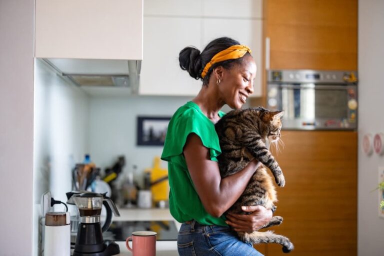 20 Best Cat Mom Quotes to Celebrate Feline Mamas - Great Pet Living